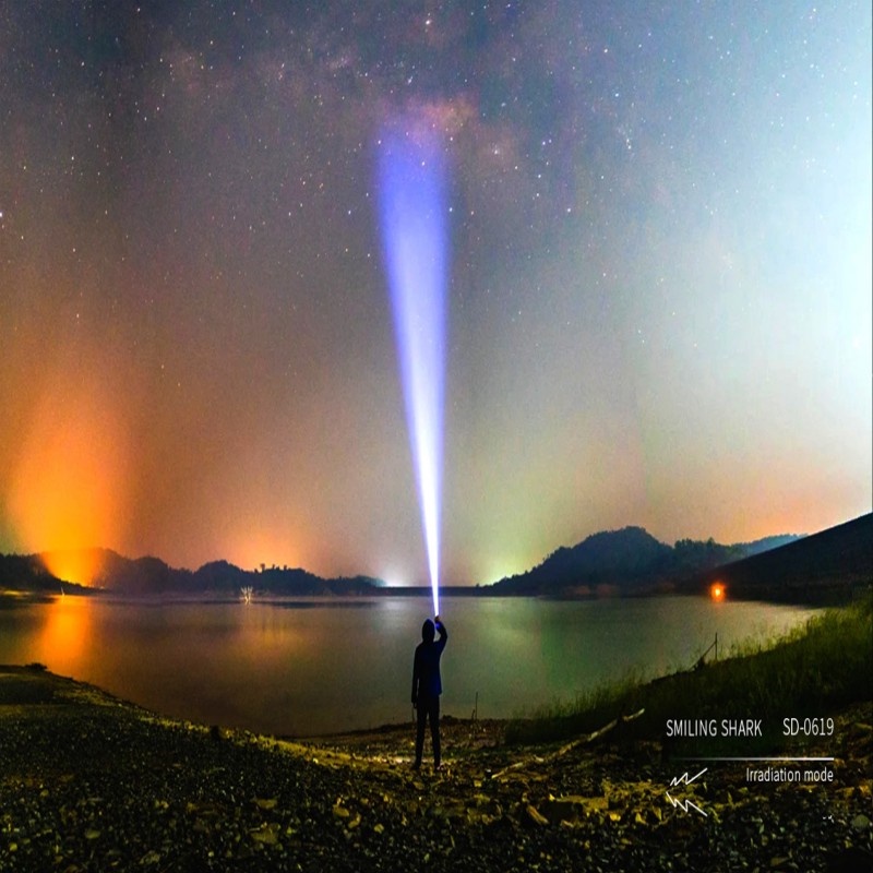 Outdoor LED Highlight Flashlight USB Charging Flashlight Power Bank 2 ...