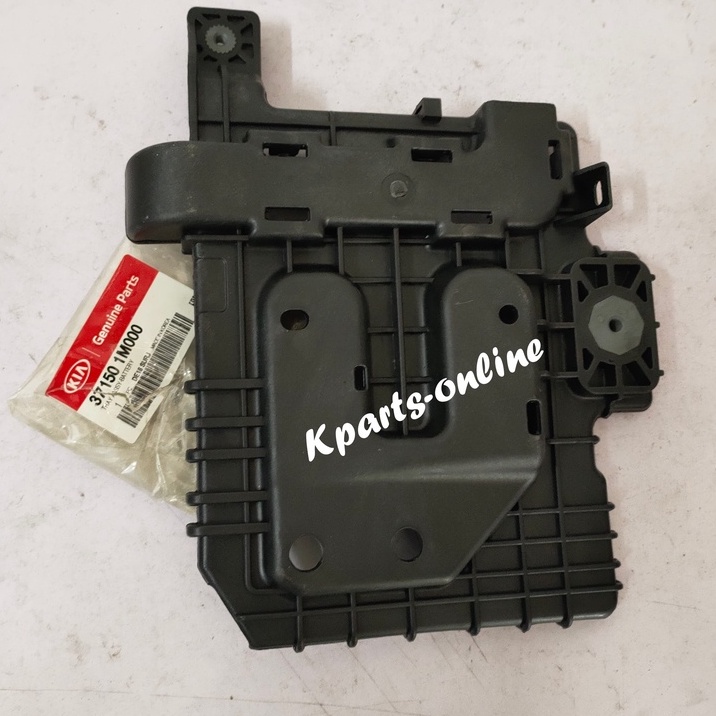 BATTERY TRAY / BATTERY BRACKET (GENUINE PARTS) KIA FORTE > 37150-1M000 ...