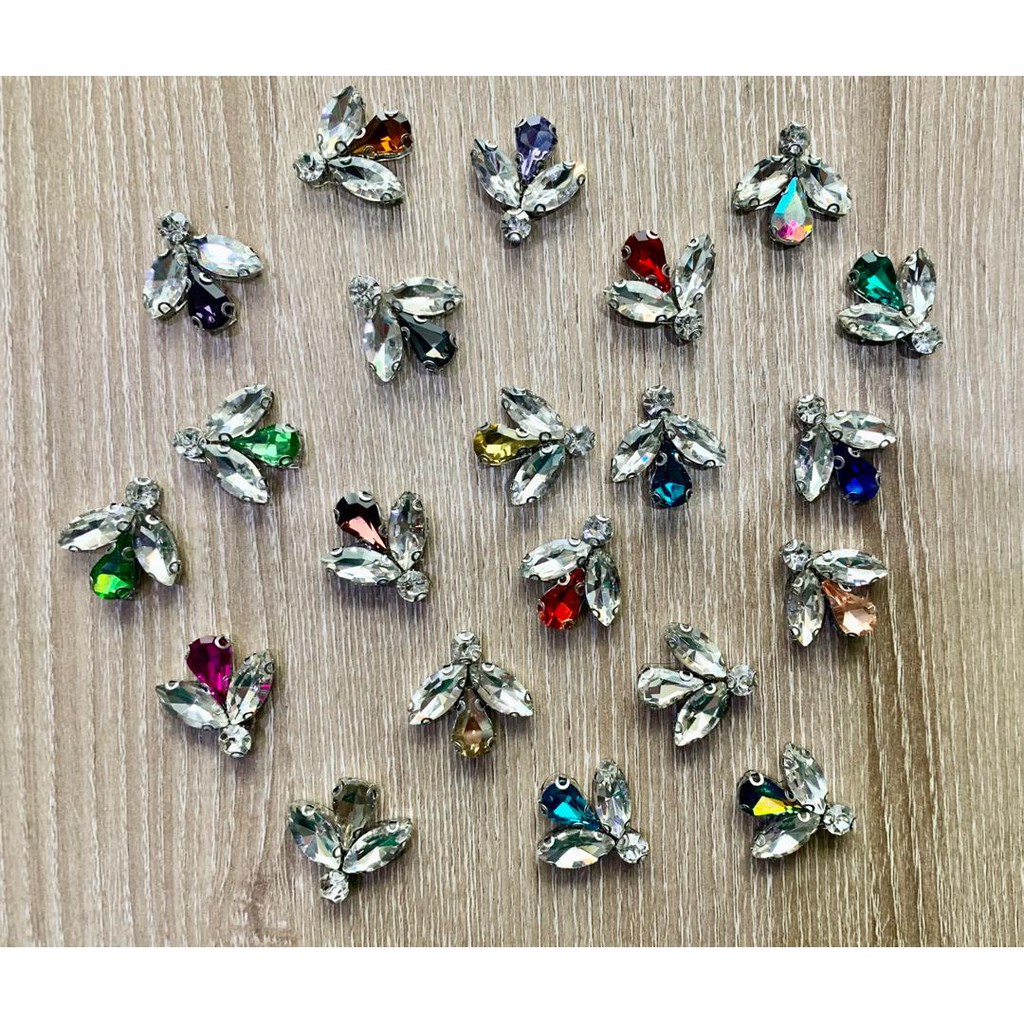 Flower 3d Patch with chunky beads / Bunga 3d dengan diamond tampal iron ...