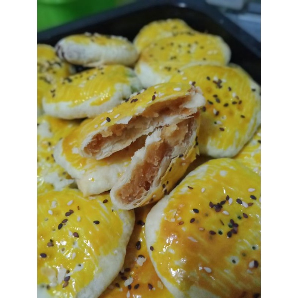 tau sar piah /Pau Bakar/kuih kacang beraneka inti, Pandan, Red bean ...