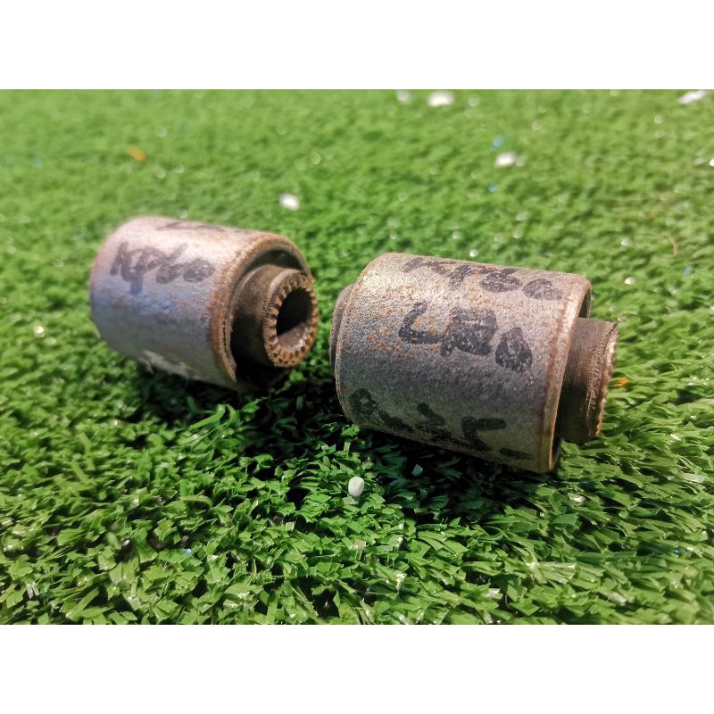 Toyota starlet kp60/61 parts, lower arm bush | Shopee Malaysia