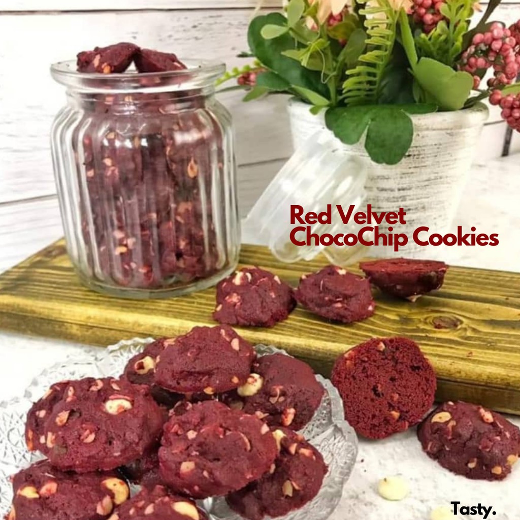 Freshly Baked Homemade Chocolate Chip Mini Cookies Famous Brand `Umi ...