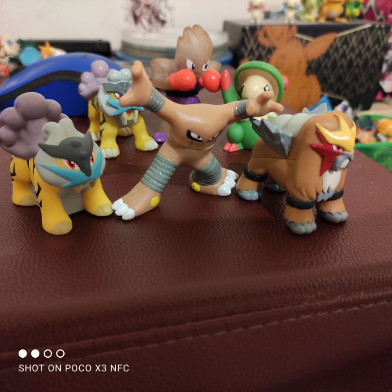Pokemon finger dolls/soft toys Takara Tomy Raikous, Hitmonlee, Entei ...