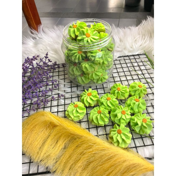 (Raya) Biskut Semperit Pandan Butterscotch by Niharamli | Shopee Malaysia