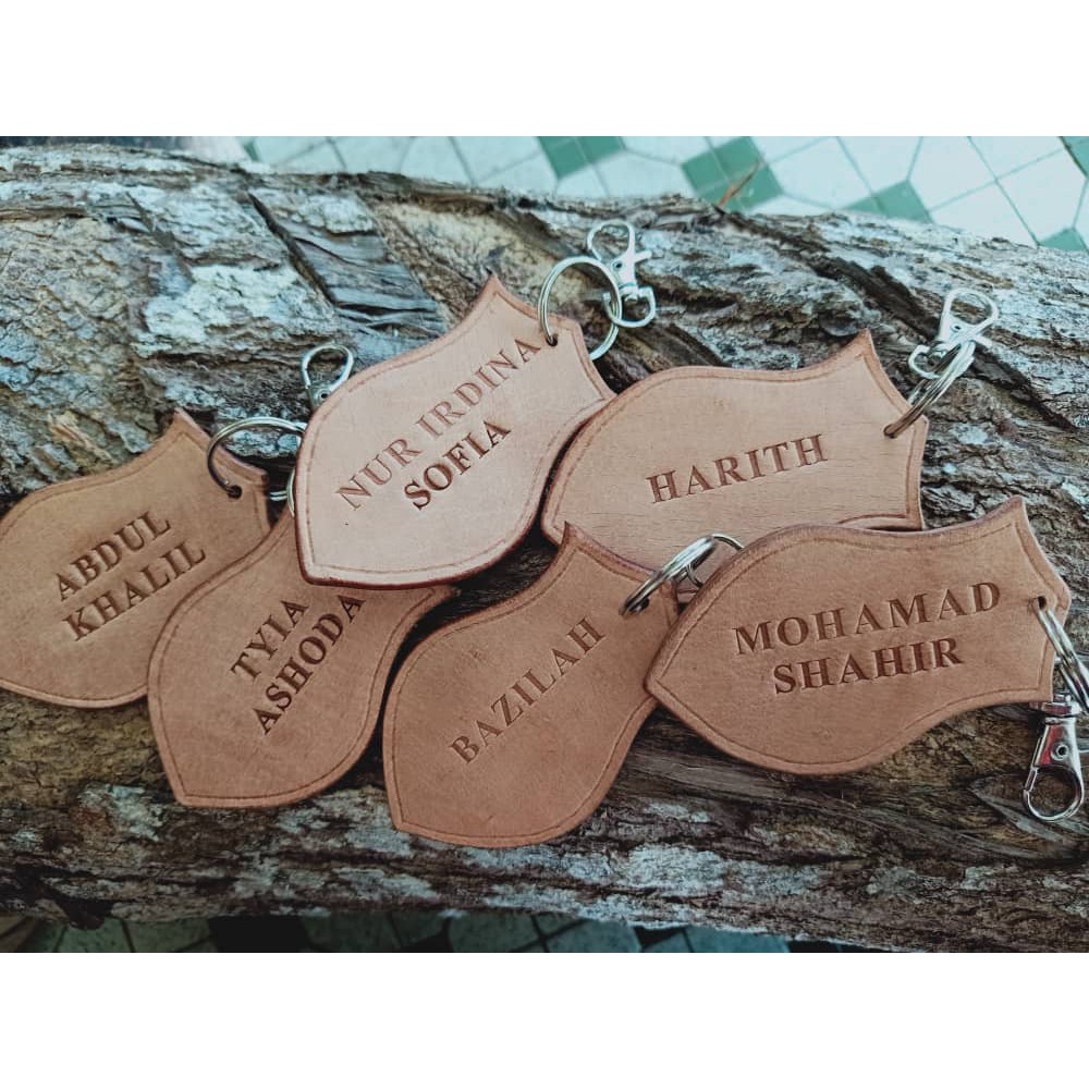 Key Chain Kulit Bentuk Capal + Cetak Nama Buatan Tangan | Shopee Malaysia