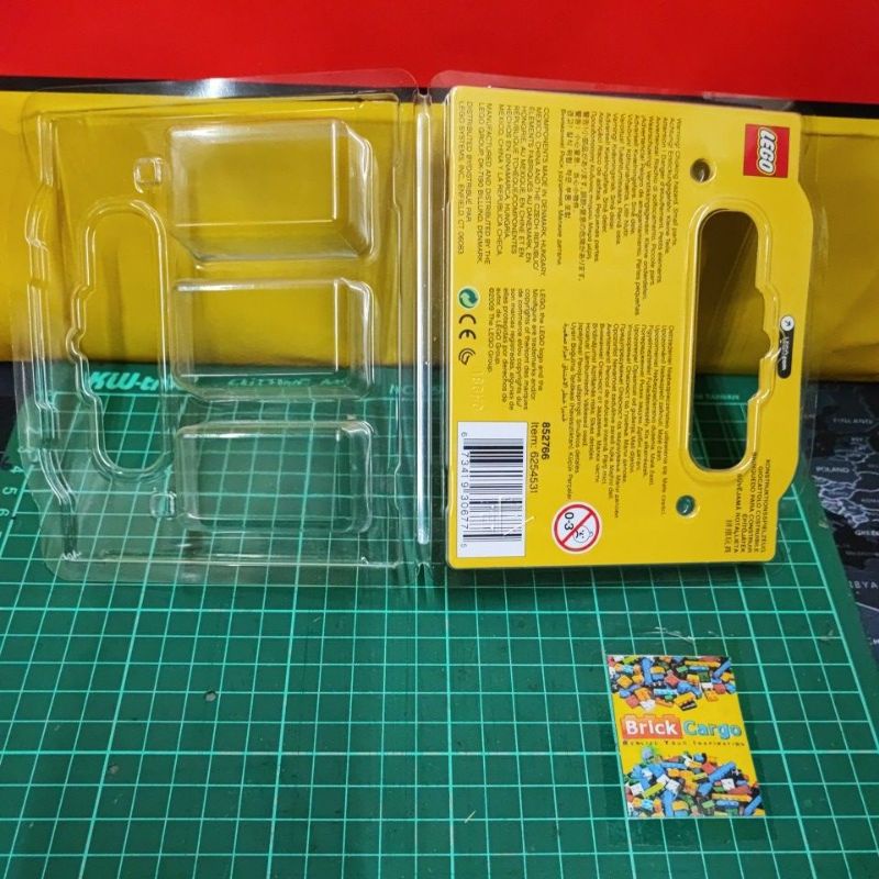 Lego Blister Pack, Build a Minifigure (BAM) Yellow & Christmas Pack for ...