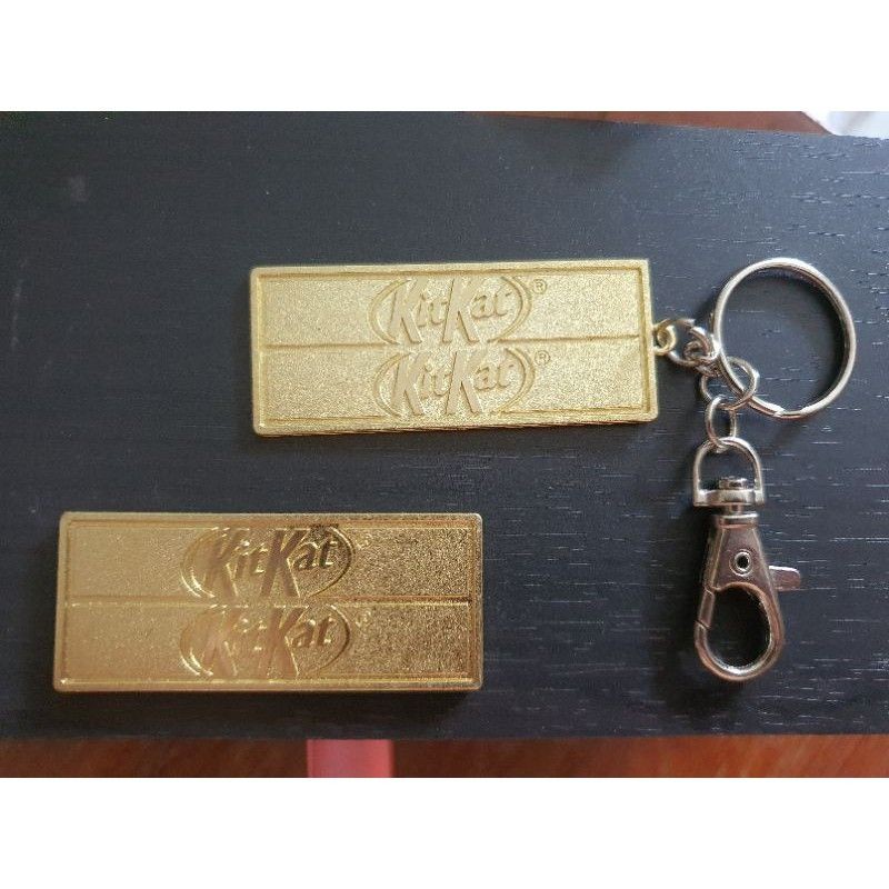 (READY STOCK) KIT KAT FREE GIFT GOLD PLATED ( KEY CHAIN / MAGNET ...
