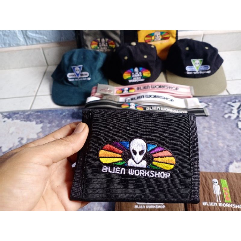 alien workshop wallet vintage nos | Shopee Malaysia
