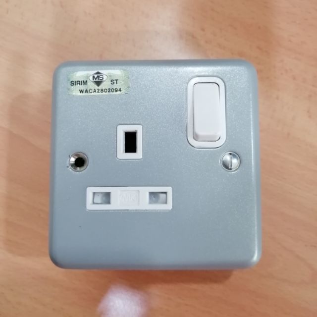 MK Single Switch Socket 1G Metal Clad - S2977 (112306) | Shopee Malaysia
