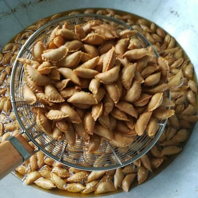 CODE YR [BEBAS MSG] Karipap Mini / Popia Simpul Inti Ikan Selayang ...