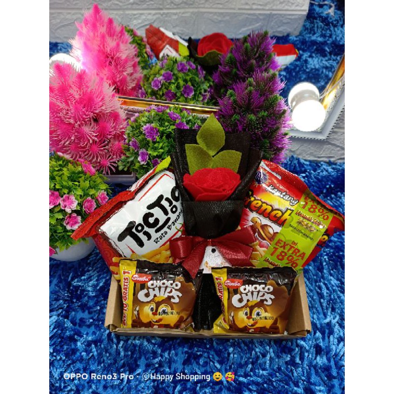 MAWAR Snack Box Bouquet + Artificial Roses 15 thousand | Shopee Malaysia