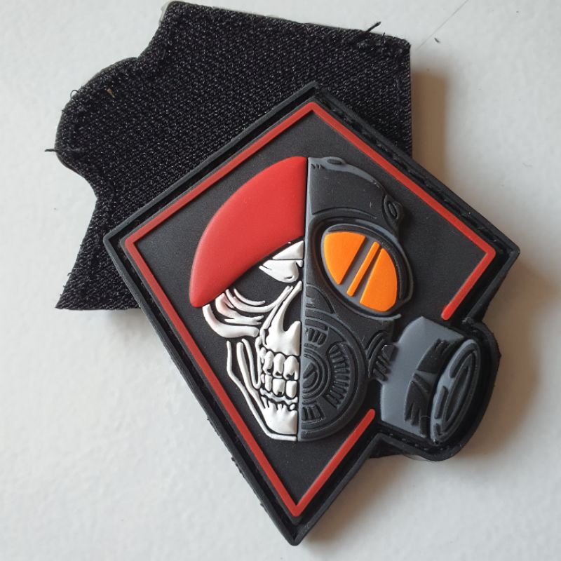 MERAH Pvc RUBBER PATCH LOGO SKULL 3D embossed RED BERET SKULL/ VELCRO RUBBER EMBLEM PATCHES ...