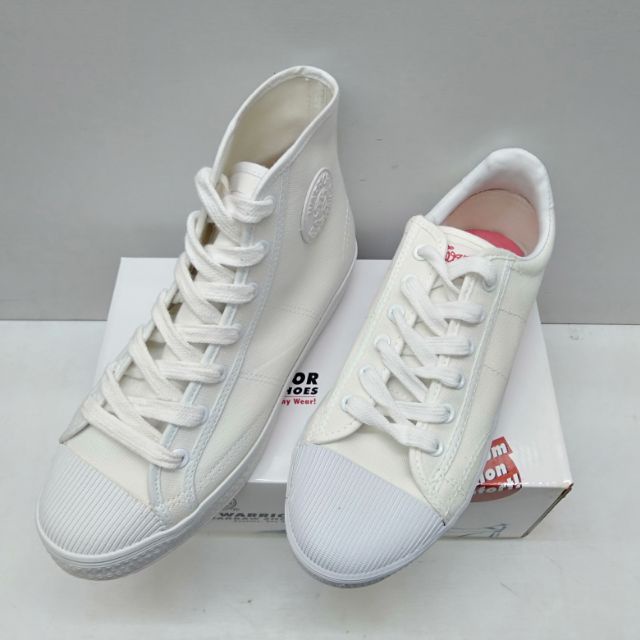 Shoes For Men Woman Kasut Takraw Design Warrior Putih Warrior Original ...