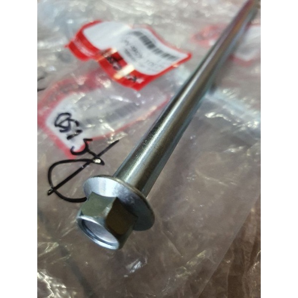 HONDA RS150 REAR AXLE WHEEL SHAFT 100% ORIGINAL | Shopee Malaysia