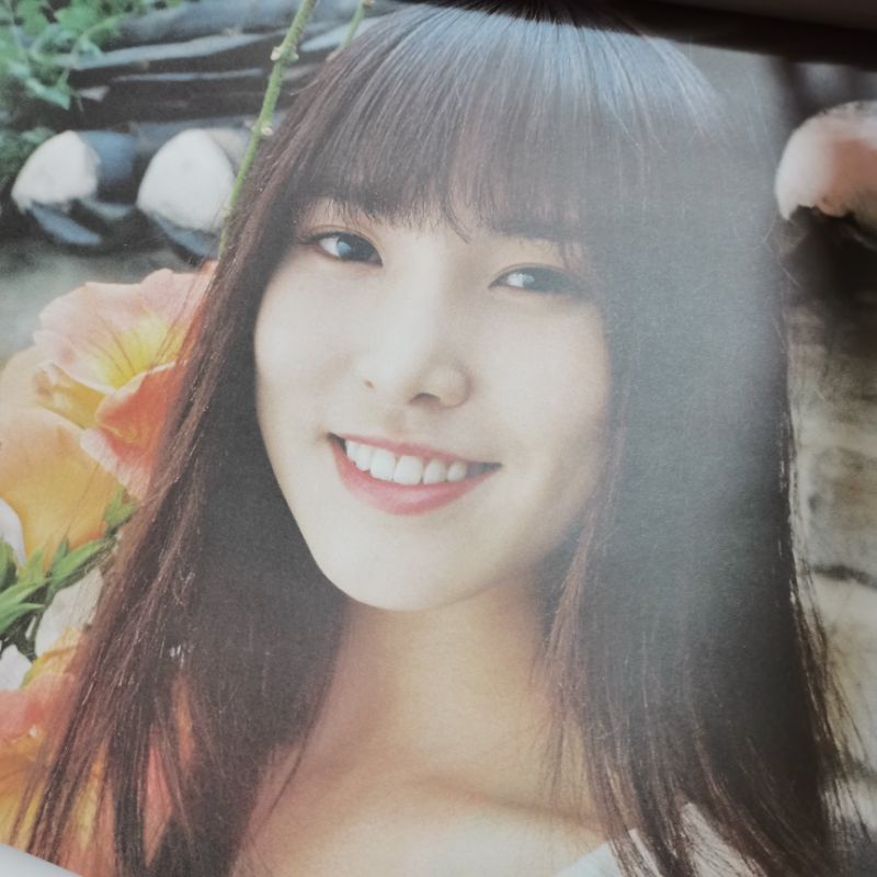 Gfriend Yuju Poster in tube | Shopee Malaysia