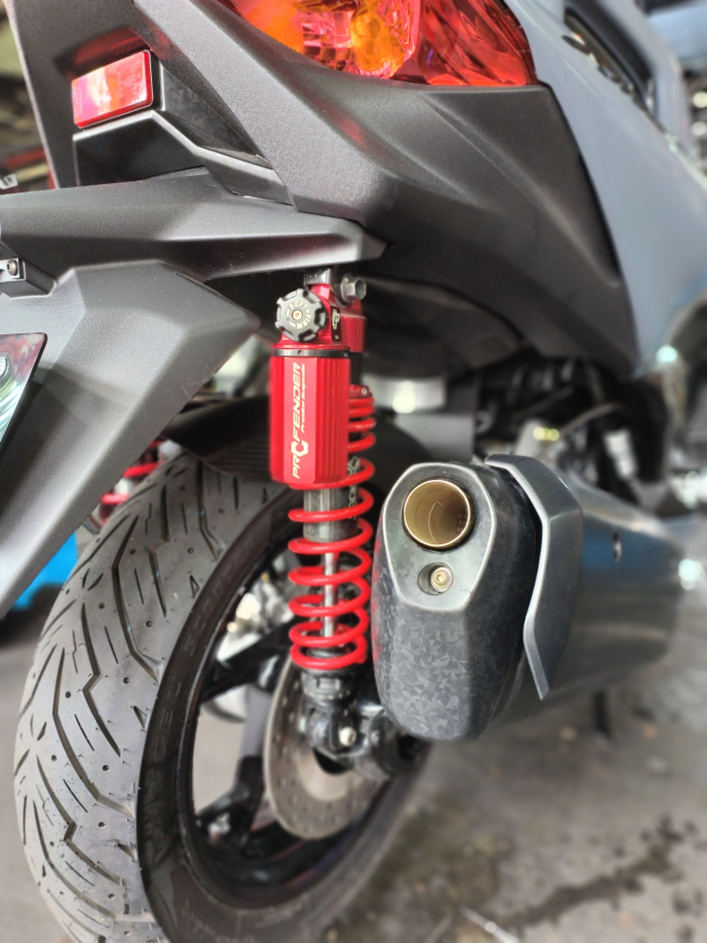 Original Profender Motorcycle Rear Suspension Xmax / Forza / Nmax / Nvx ...