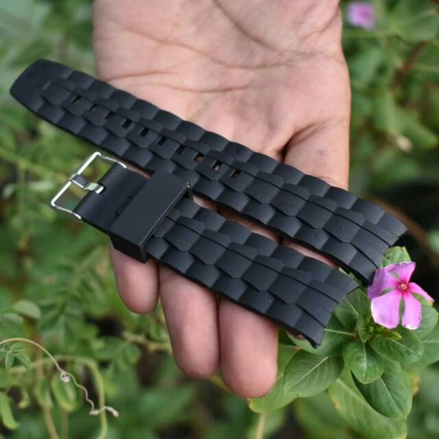 Casio EDIFACE EF550 WATCH STRAP FREE PEN PAIR OF RUBBER WATCH STRAP ...