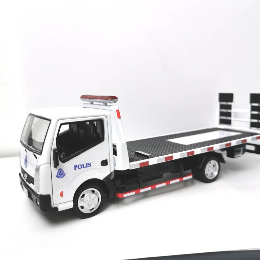 Polis Malaysia pdrm toyota hilux revo nissan towing tow truck van ...