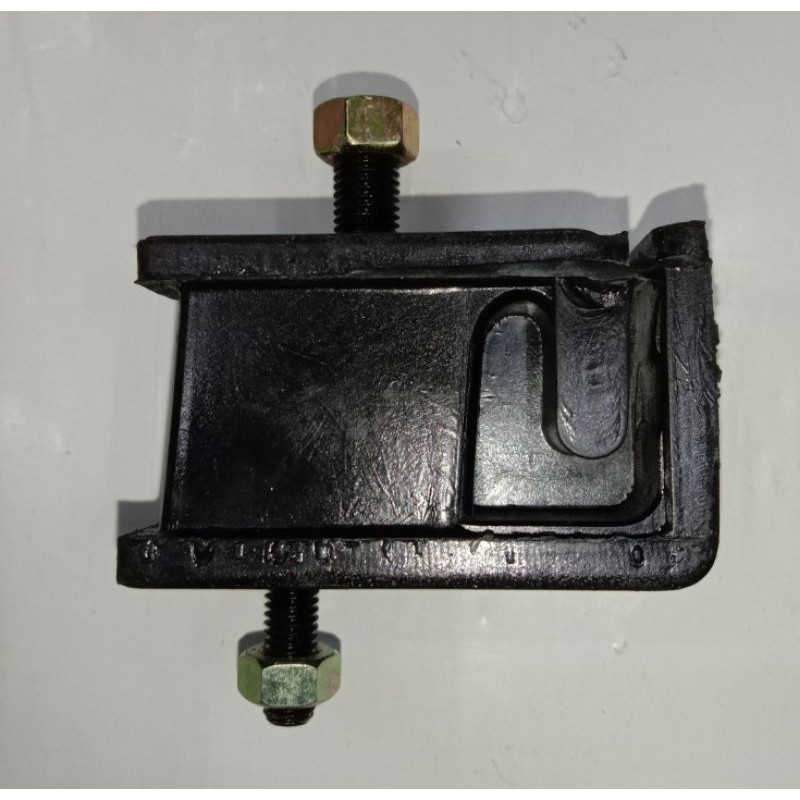 NISSAN B310 FRONT ENGINE MOUNTING (D-1132)-1 PC | Shopee Malaysia