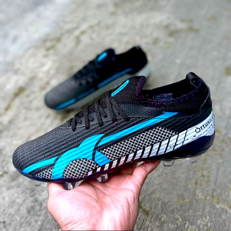 HITAM Ortuseight Catalyst Liberte Black Semi Boot Football Boots ...