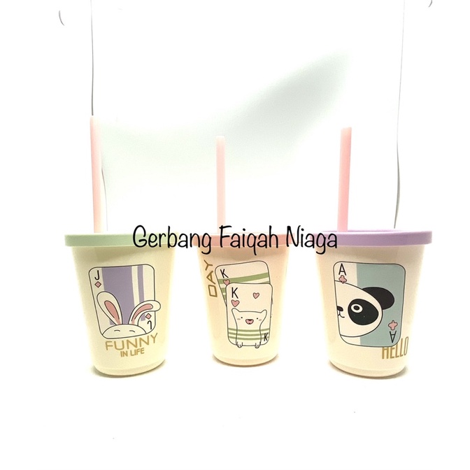 Cawan Comel Plastik Berpenutup serta Penyedut / Cute Plastic Cup with ...