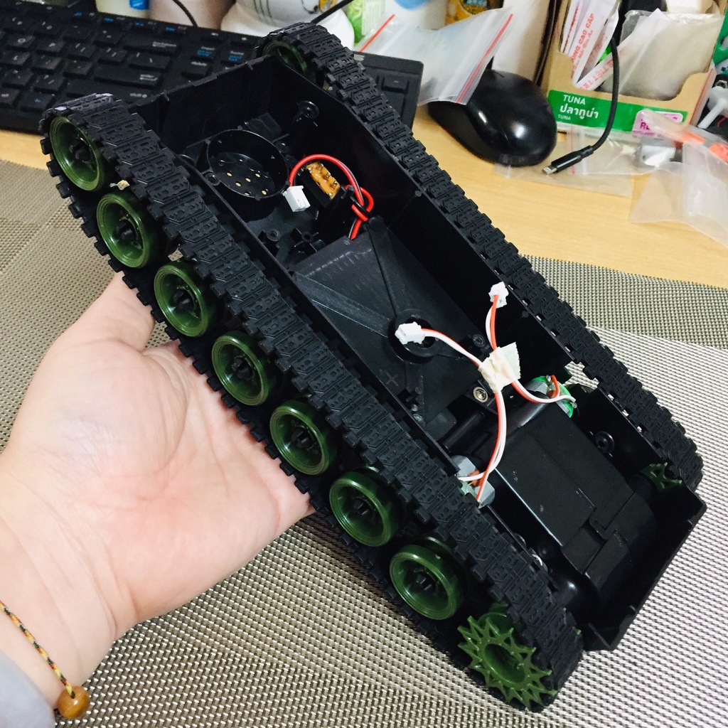 Arduino tank chassis kit, DIY manufacturing without circuit | Shopee ...