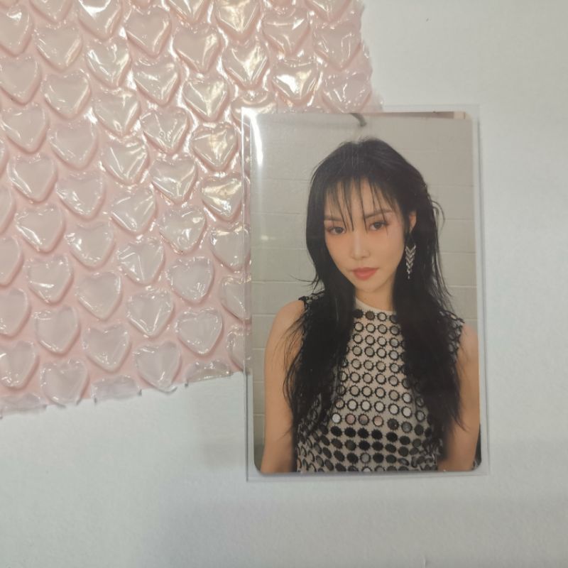 GFriend yuju photocard | Shopee Malaysia