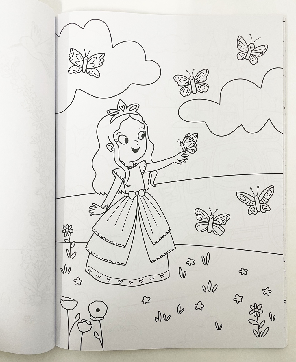 Princess Colouring Book for Kids with 50 Pages to Color Royal Scenes ...