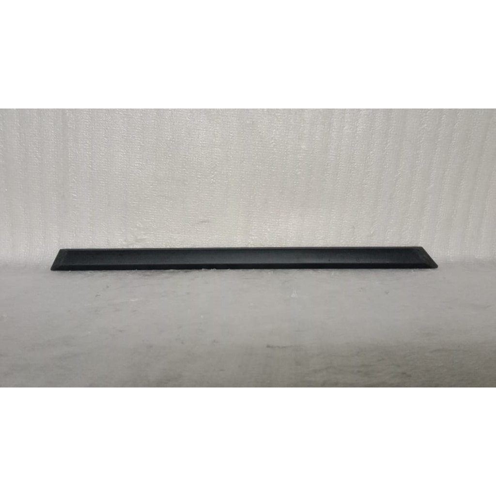 MERCEDES-BENZ W201 190E REAR FENDER CENTER MOULDING (ORIGINAL) LEFT ...