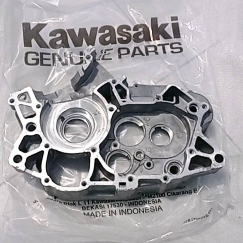 Ninja 150 R and RR right krengkes. original. crankcase | Shopee Malaysia
