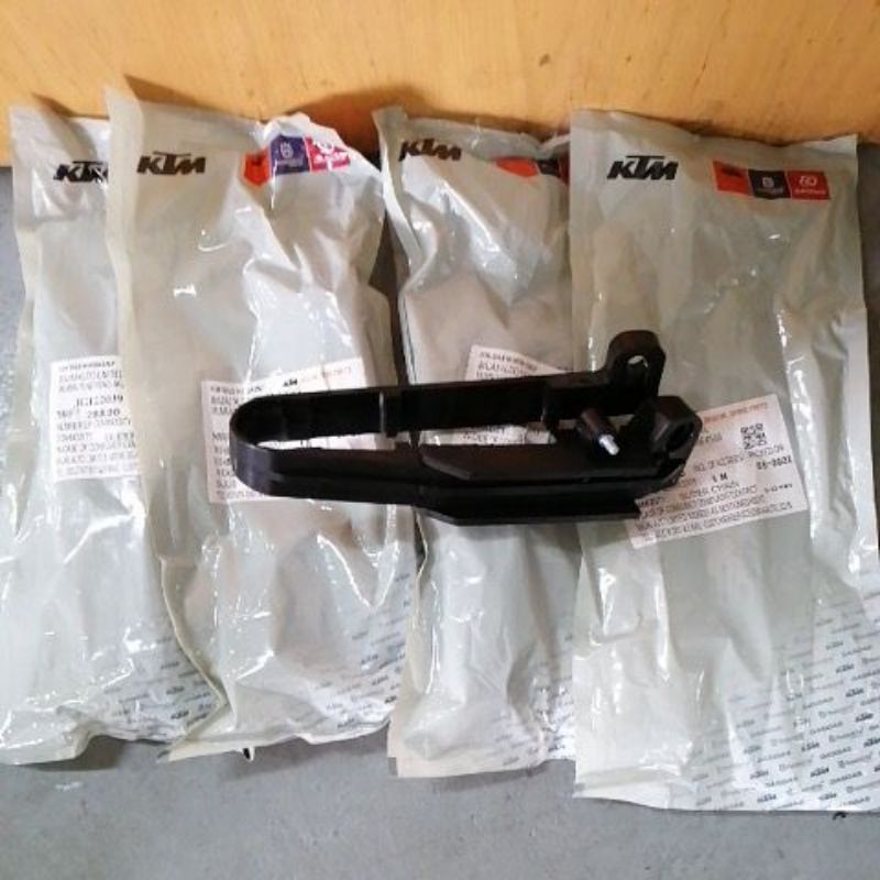 KTM CHAIN Slider DUKE 200 250 390 RC 200 250 390 | Shopee Malaysia