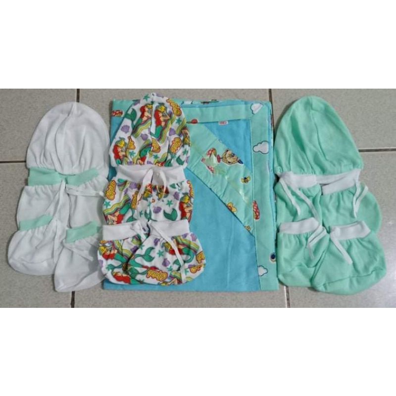 Baby sets Pranela with 3pck of 3in1(Booties,Gloves,Cap) | Shopee Malaysia