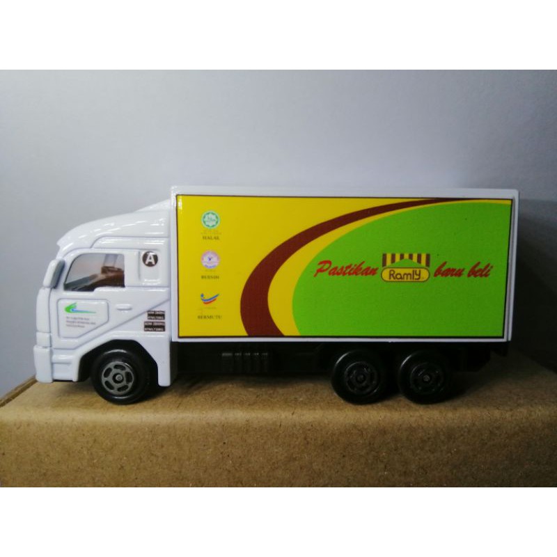 Diecast Model Mini Lorry Eco Custom Decal IKEA/GDEX/POSLAJU/TNB/DHL ETC ...
