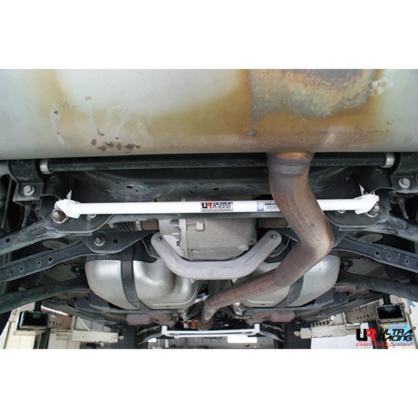 ULTRA RACING 2P Rear Lower Bar:LAND ROVER FREELANDER (SD4) 2.2 (2WD ...