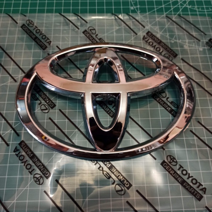 Toyota innova reborn logo Oc140 size 17cm | Shopee Malaysia