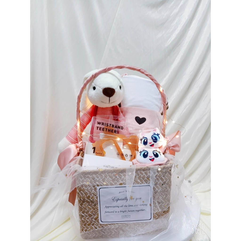 Full Moon Baby Girl Hamper / Baby Gift / Baby Present Basket | Shopee ...