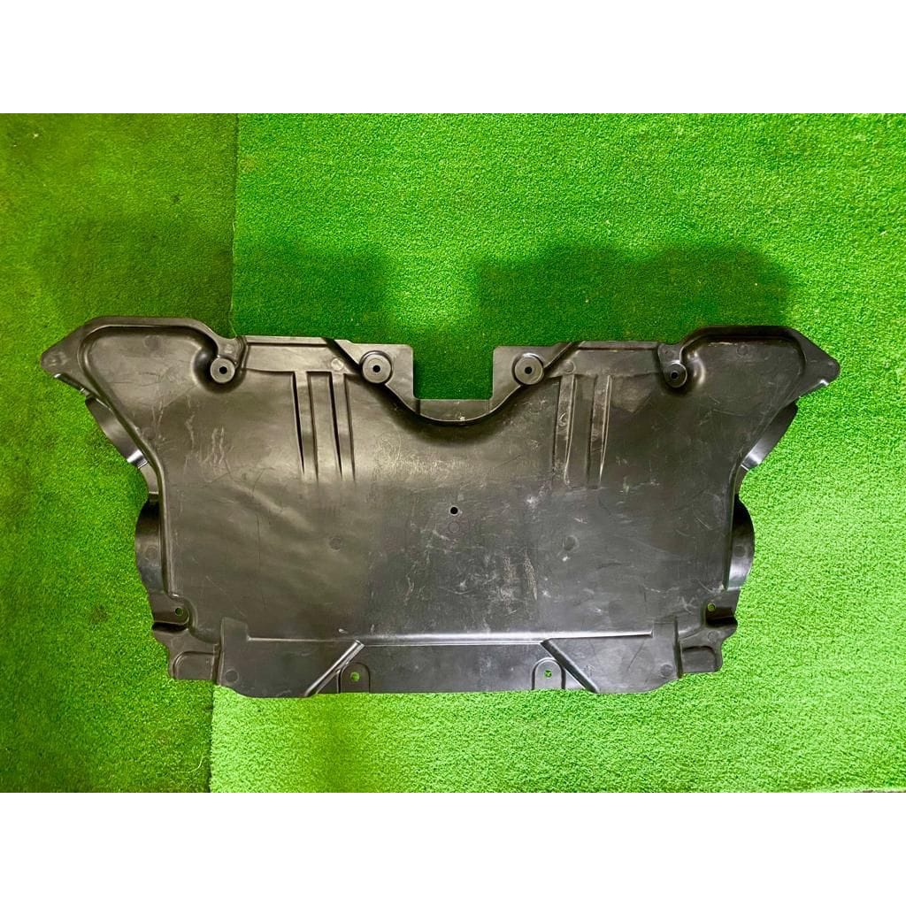 MERCEDES BENZ W213 E300 ENGINE UNDER COVER FRONT 2ND PART | Shopee Malaysia