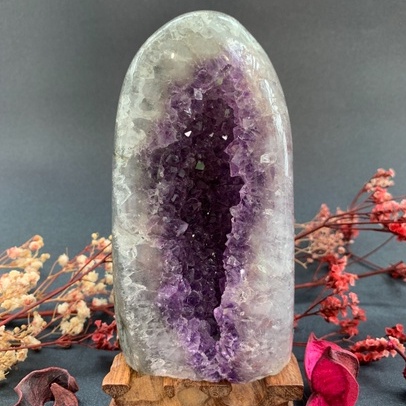 Crystal cave, Amethyst Geode | Shopee Malaysia