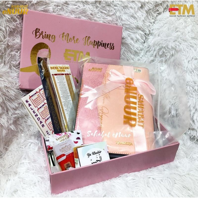 (TLS 🇲🇾) GIFT SET BOX AL-QURAN KHADEEJA NON TAG DAN 550 TAG UNTUK ...