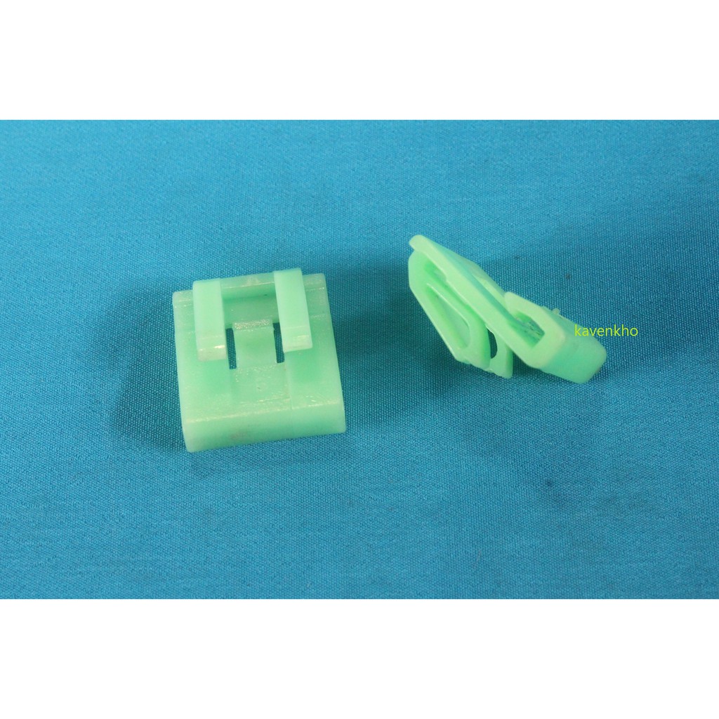 D43 CLIP - KIA CARNIVAL DOOR STEP / KICKING PLATE / SCUFF PLATE CLIP (1 ...