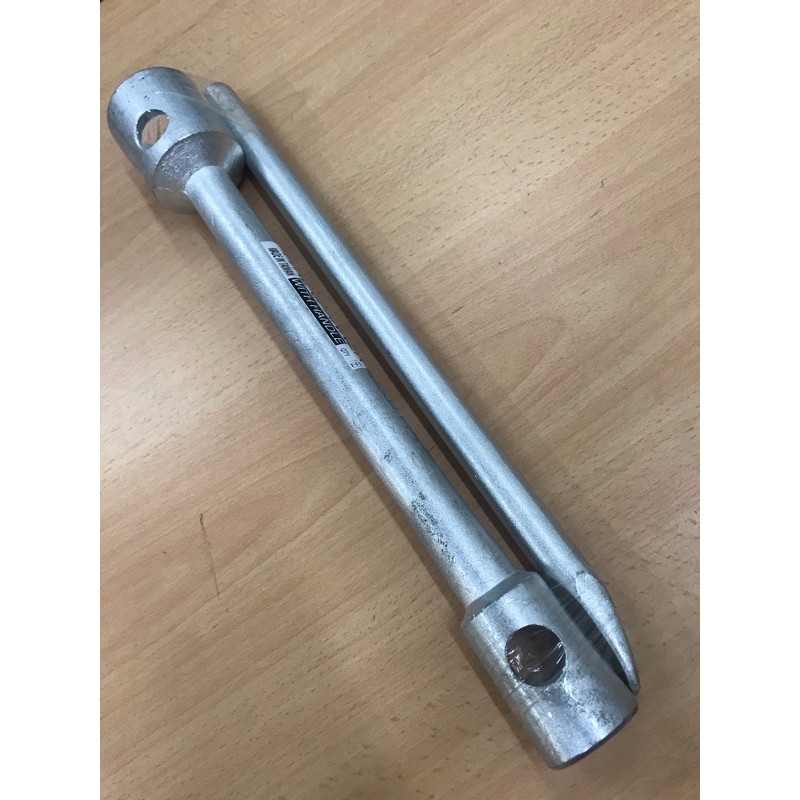 ISUZU Hicom Fuso Hino Nissan 1-3Ton Tyre Spanner (41mm x 21mm) | Shopee ...