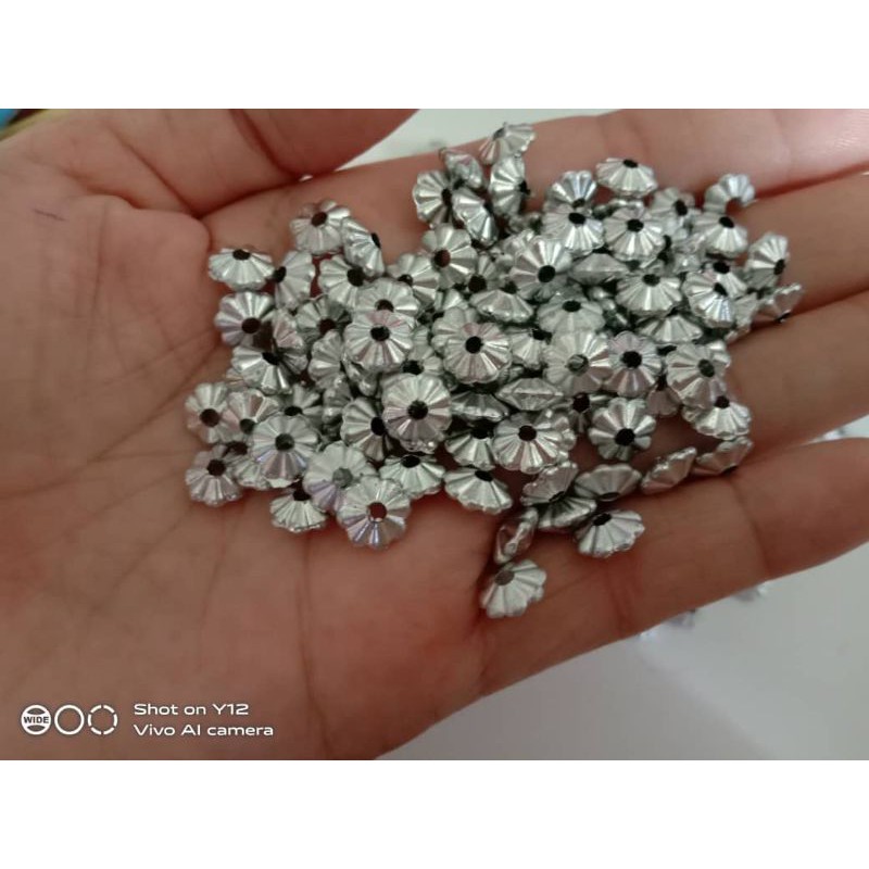 (D13) Divider Bunga warna Silver 8mm (100pcs) | Shopee Malaysia