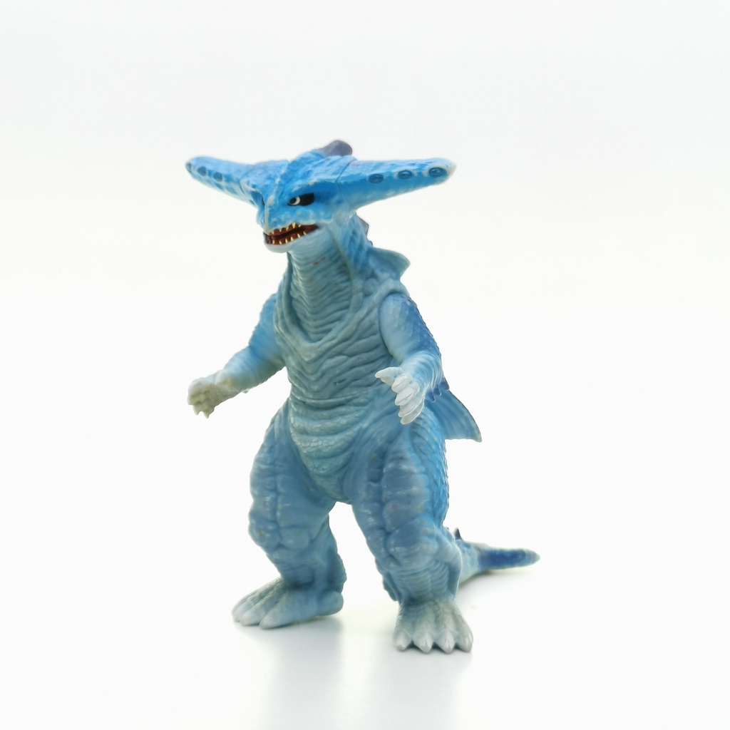 Pre Owned 2005 Bandai UMS Lagoras Ultraman Kaiju Alien Ultra Monster ...