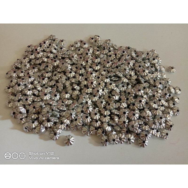 (D13) Divider Bunga warna Silver 8mm (100pcs) | Shopee Malaysia