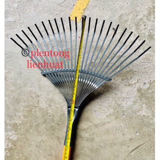 {Ready Stock} Metal Grass Rake Crawler 22 teeth / Penyakar besi cakar ...