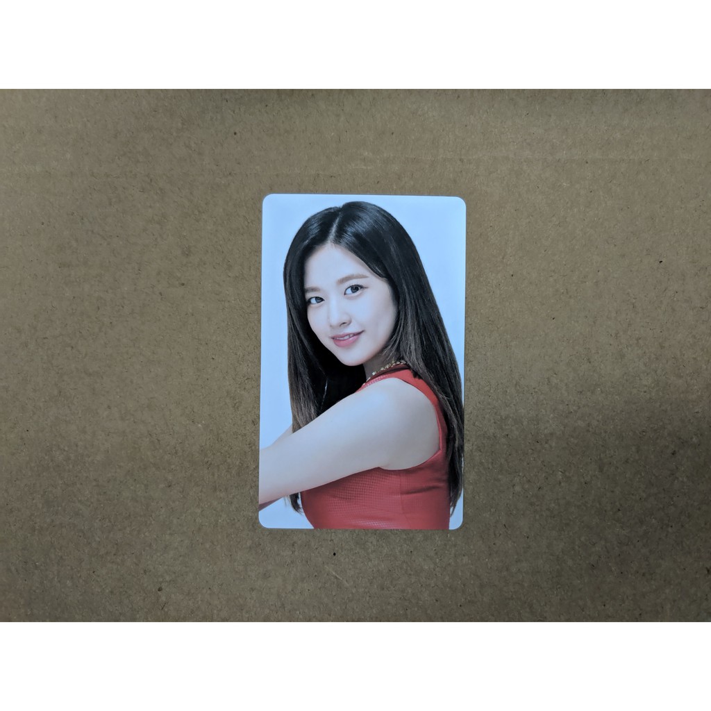 Official IZ*ONE Twelve Trading Cards (Individual card - Yuri, Yena ...