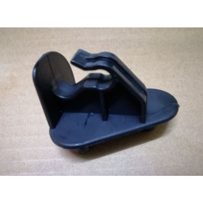 Nissan bonnet stand Clip (oem) | Shopee Malaysia