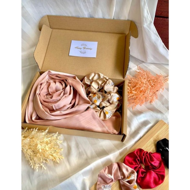 Suprise Gift Box Tudung Birthday Anniversary Engaged | Shopee Malaysia
