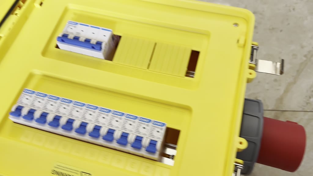 Portable Industry Socket Box Outdoors Waterproof Distribution Box More ...