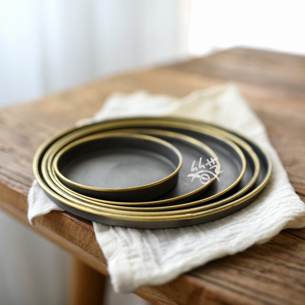 🇲🇾 𝒎𝒐𝒎𝒐//𝗠𝗘𝗧𝗔𝗟 Vintage Rustic Round Plates Gold Antique Home Decoration ...